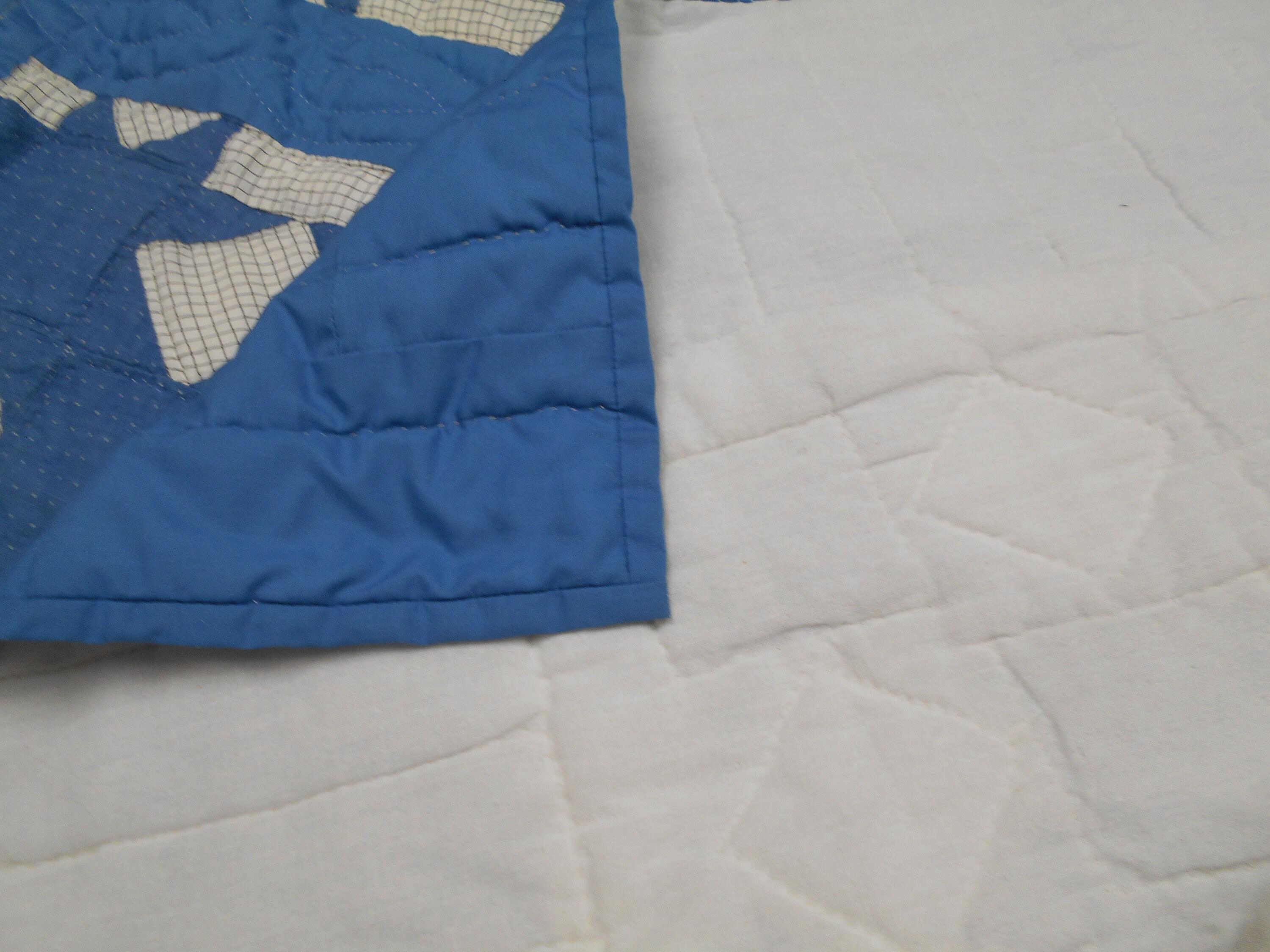 Blue and White Snowflake Quilt. From Missouri. 84 X 70. - Etsy