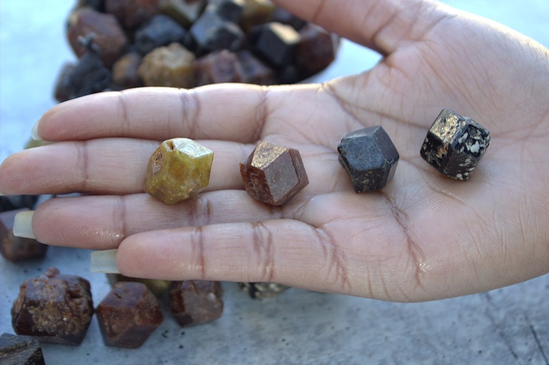 Garnets / Mini Garnet / Andradite Garnet / RARE Garnets / Melanite ...