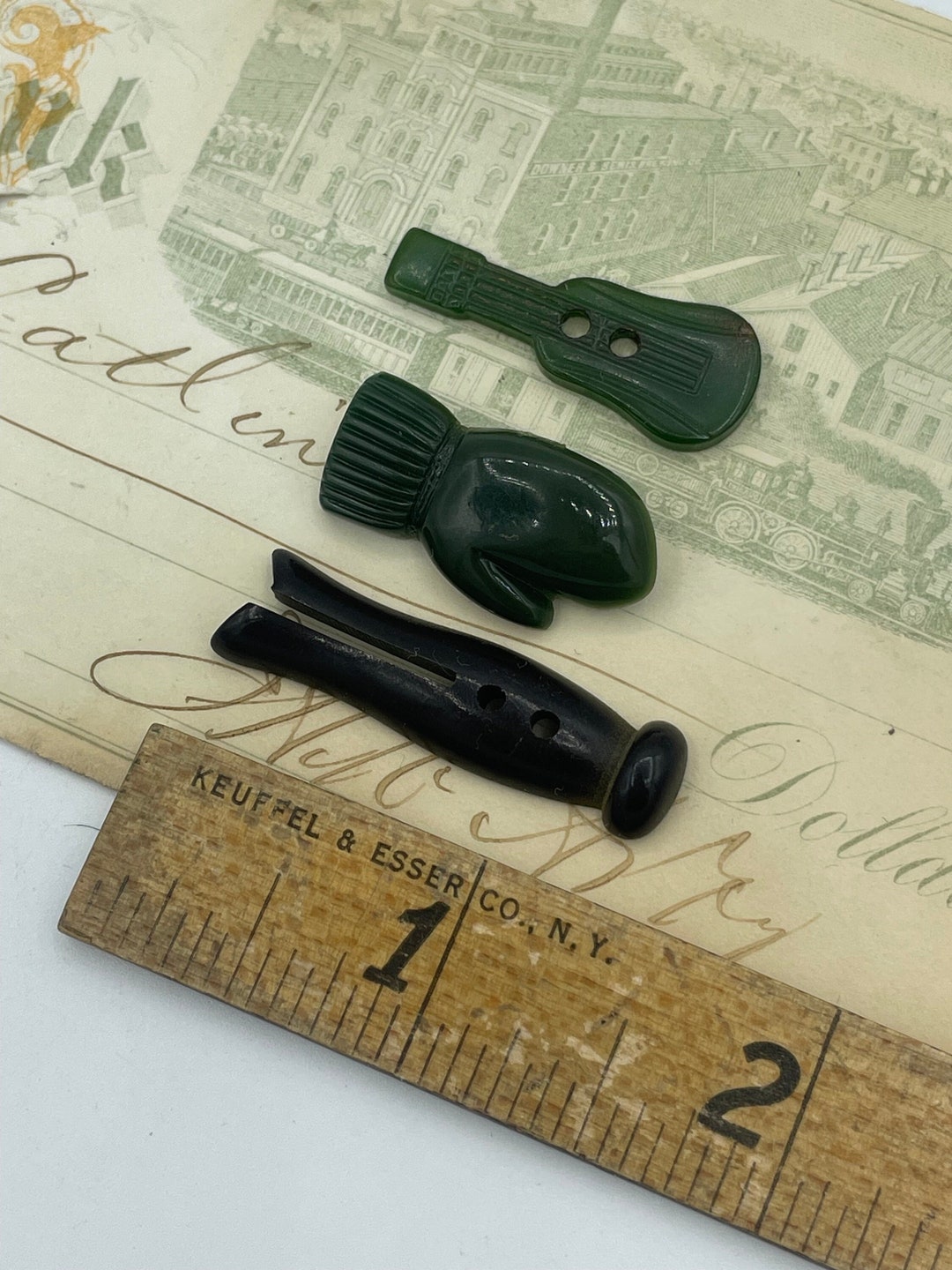 Vintage 1930s 1940s Bakelite Clothespin Glove Ukulele Goofies Button ...