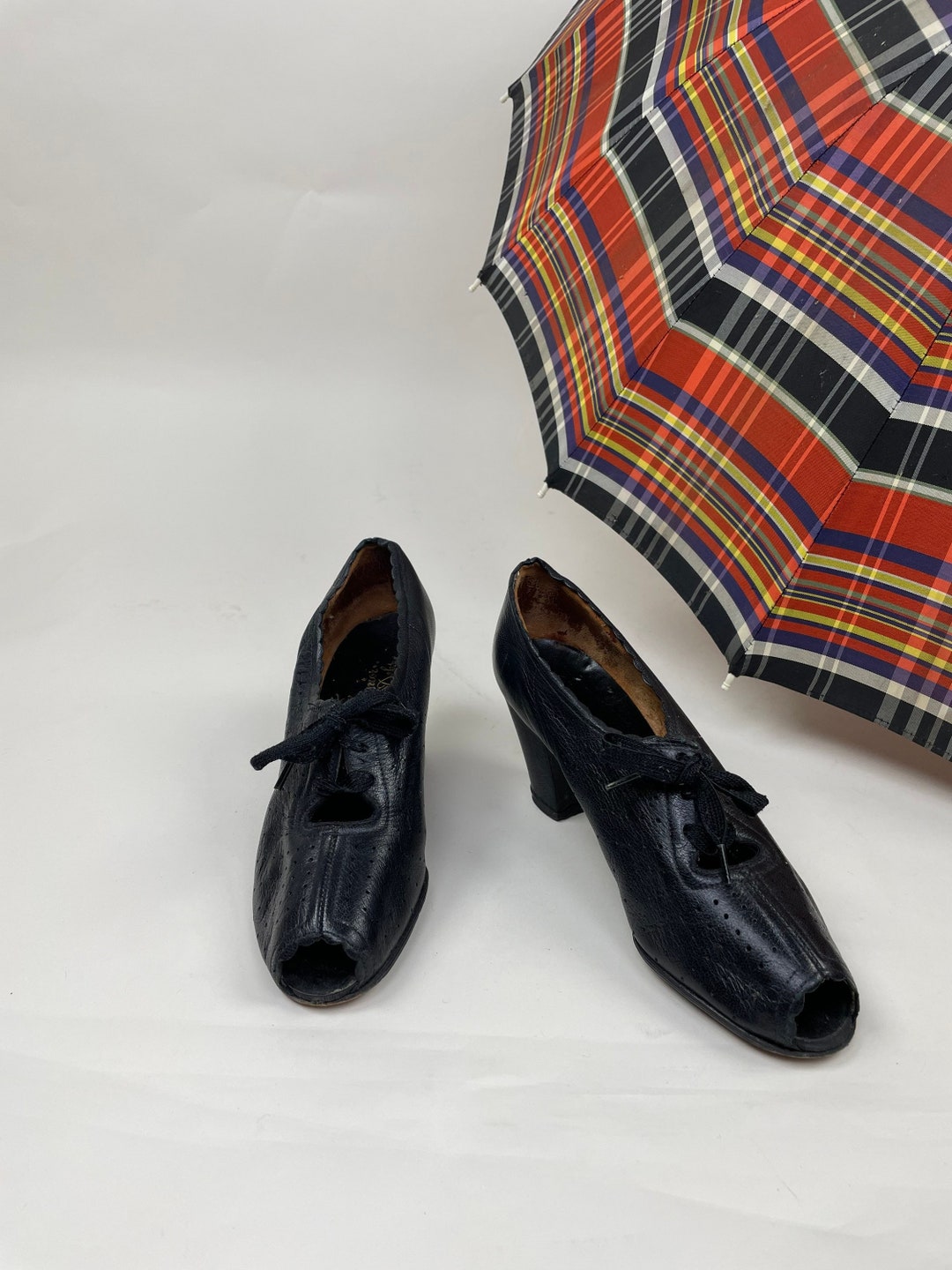Vintage 1940s Keyhole Peep Toe Chunky Heel Black Shoes / 40s Babydoll ...
