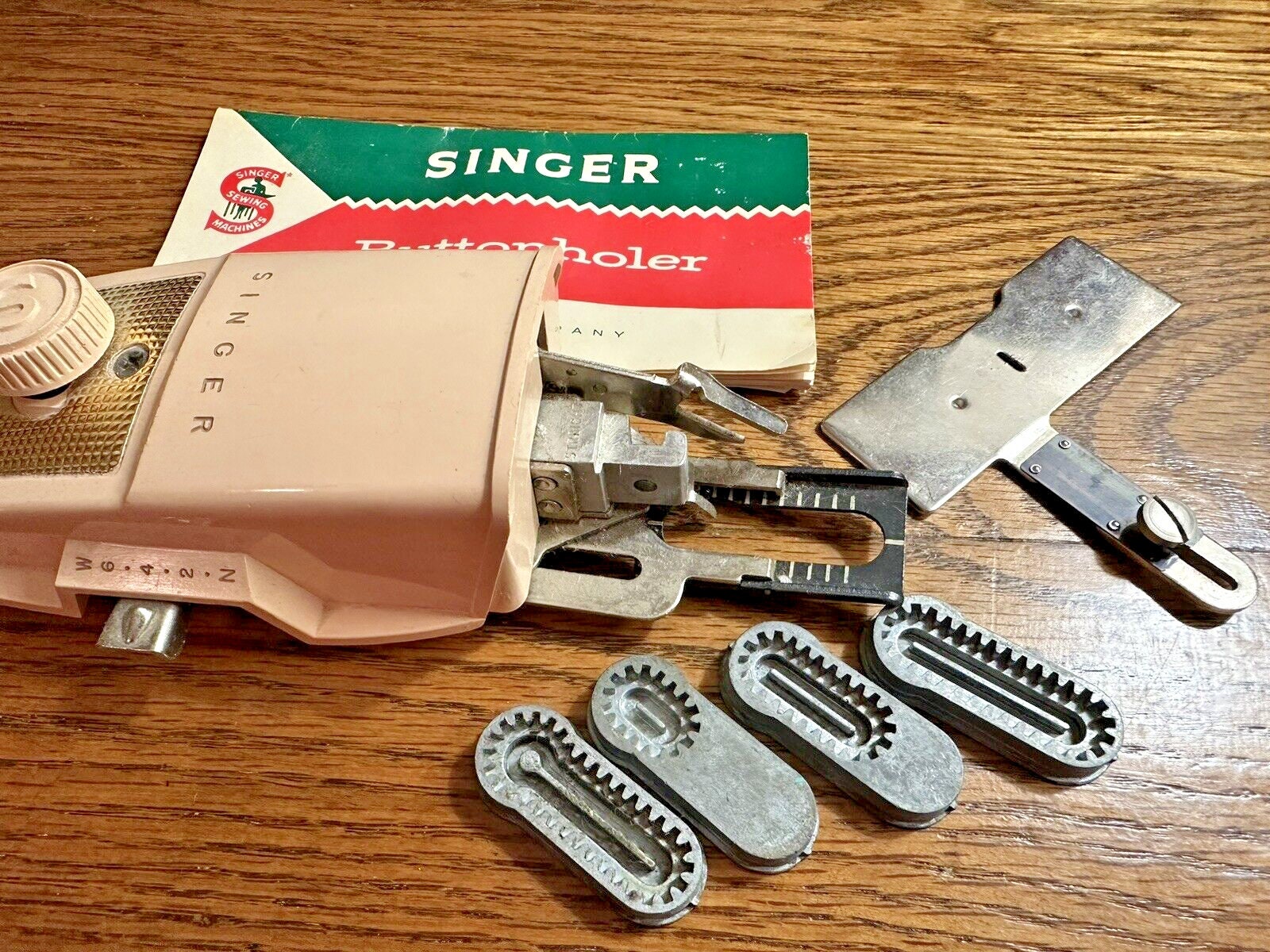 Singer Buttonholer W/attachments & Instruction Book 1960s - Etsy