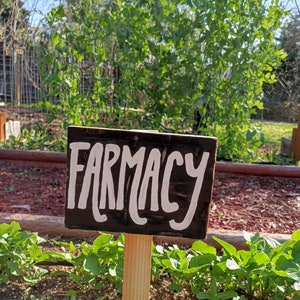 Farmacy Garden Sign Vegetable Stake Gardener Gift Farmer Decor Rustic ...