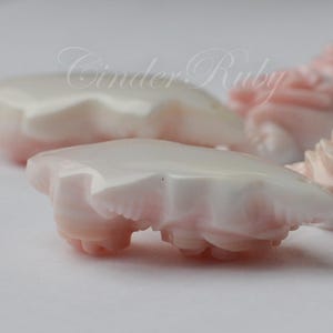 Pink Queen Conch Shell Roses,hand Carved Pink Rose With Leaves for ...