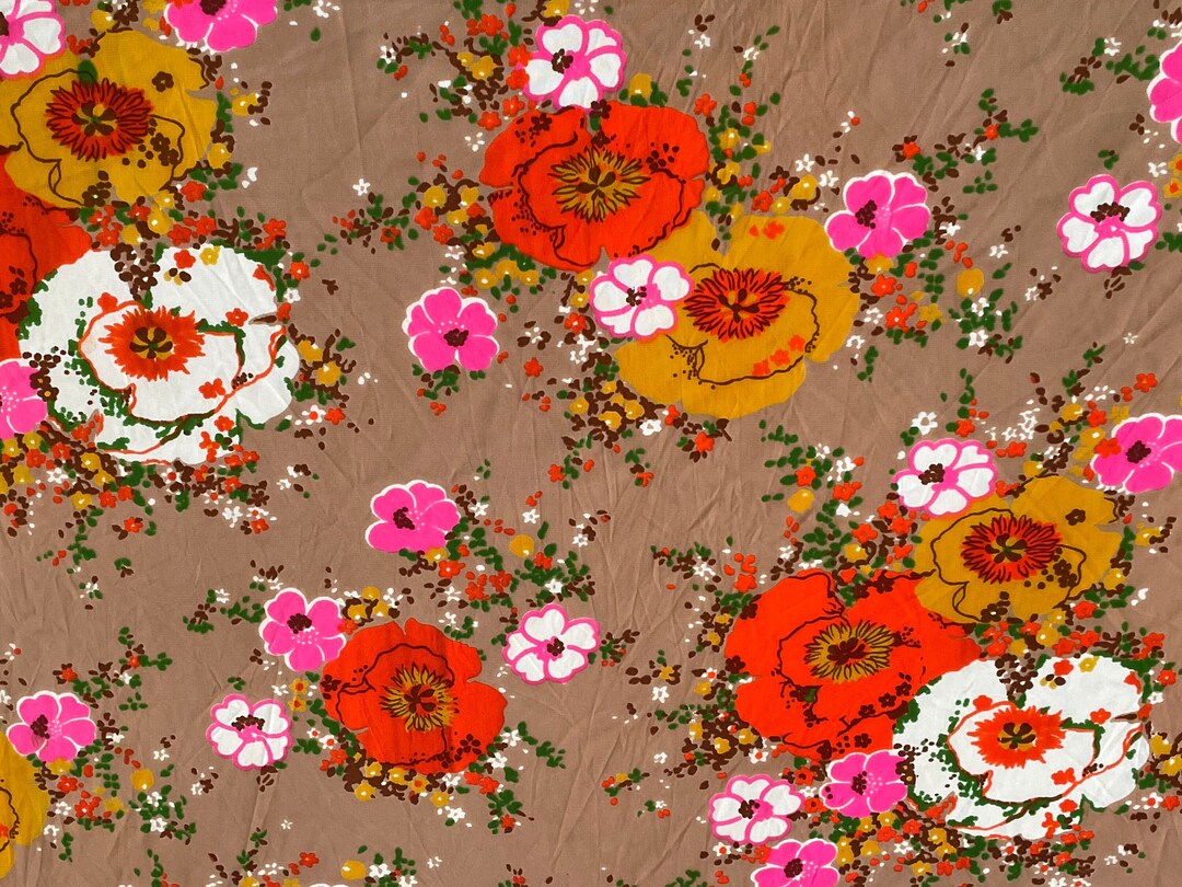 Vintage 1970s Mod Flower Power Fabric 2.5 Yards - Etsy