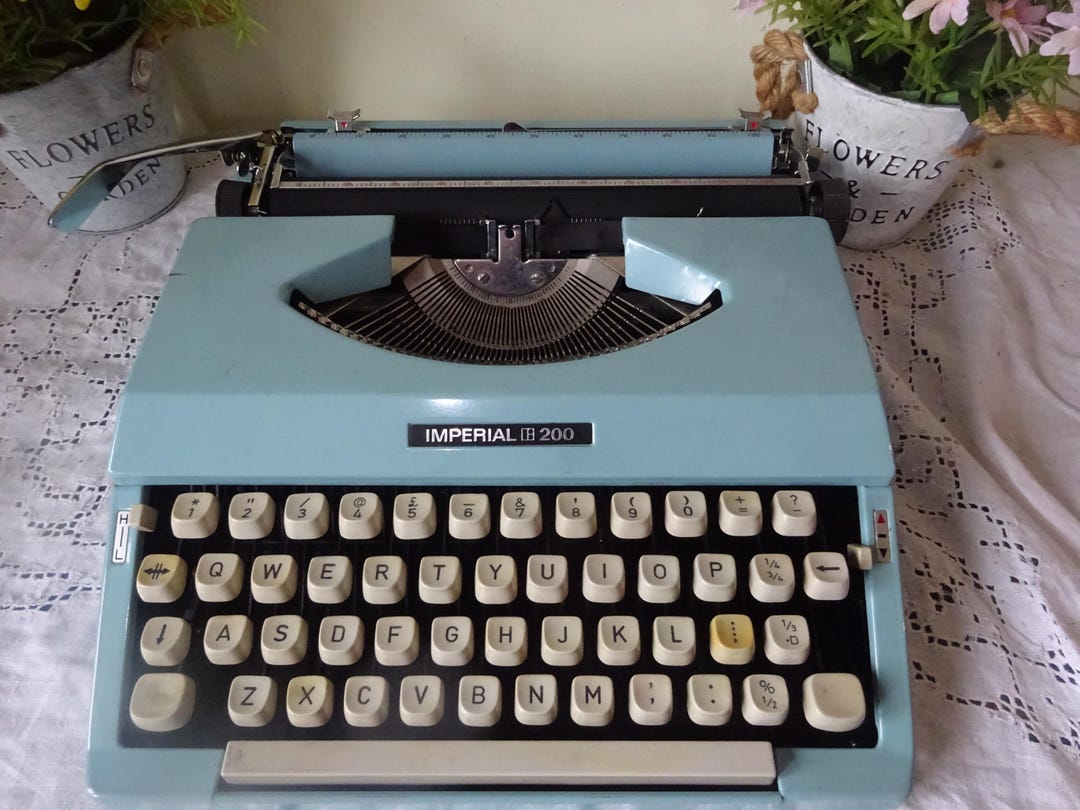 Vintage Imperial 200 Typewriter in Lovely Working Condition Including ...