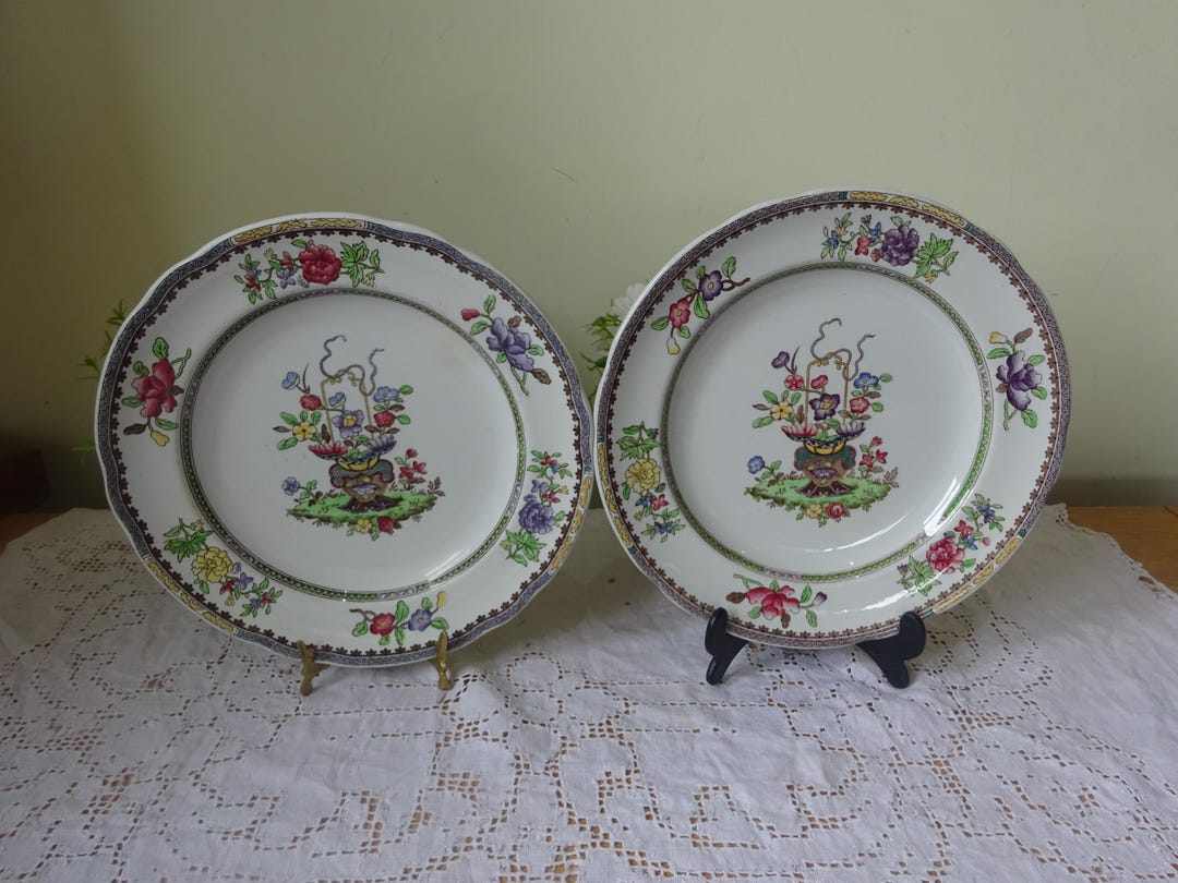 A Set of Eight Mid 20th C. Copeland Spode Old Bow Pattern Plates No ...