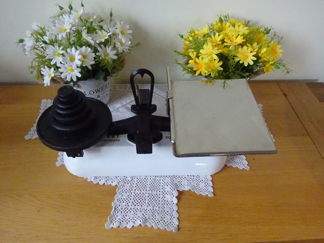 Vintage Avery Weighing Scales Kitchen Scales Made England Set of 6 ...