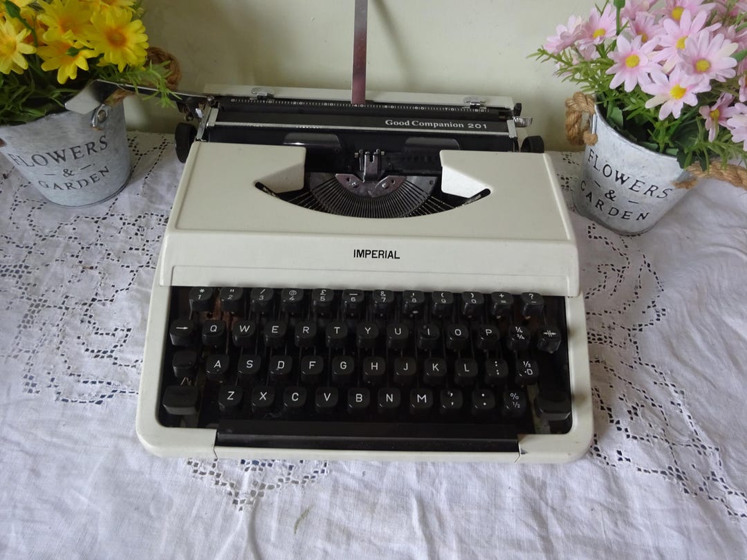 Vintage Imperial Good Companion 201 Typewriter in Lovely Working ...