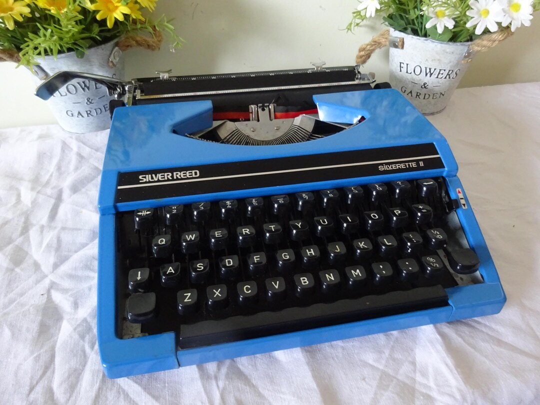 Vintage Silver Reed Typewriter Silverette II in Lovely Working ...
