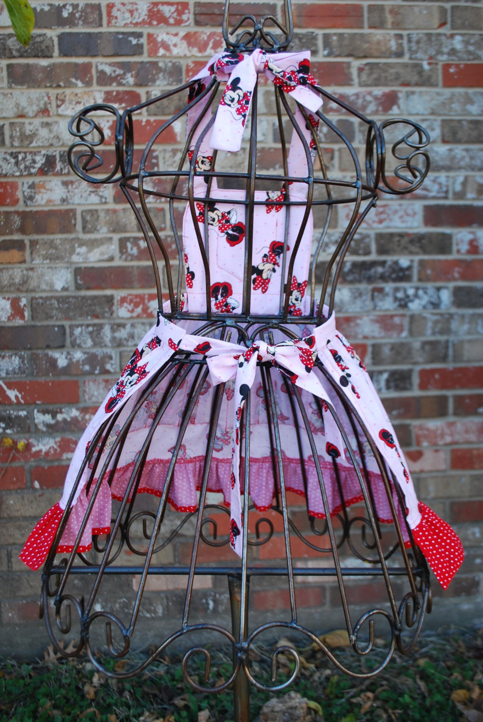 MINNIE MOUSE APRON - Etsy