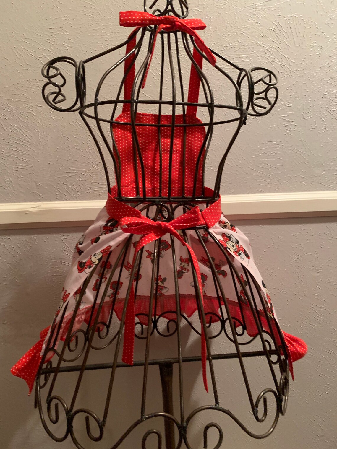 MINNIE MOUSE APRON - Etsy