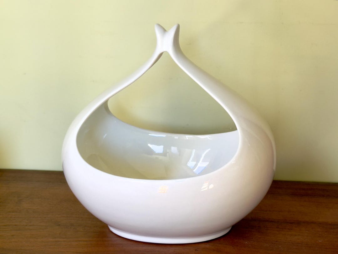 Eva Zeisel Gravy Boat by Hallcraft: Vintage 1950's MCM White Ceramic ...