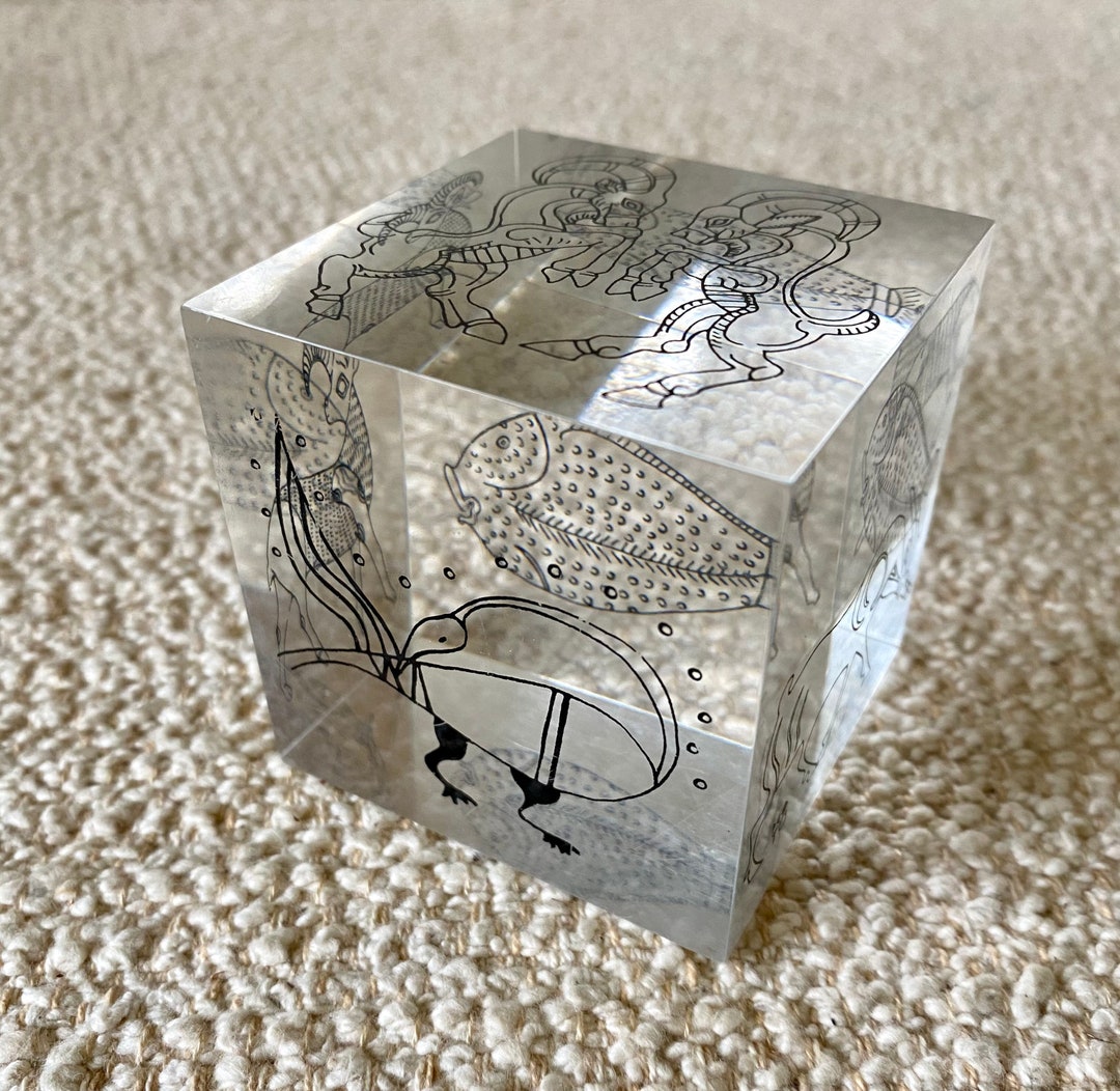 Lucite Cube Zodiac - Vintage Lucite Cube With Zodiac ? Animal Scopus ...