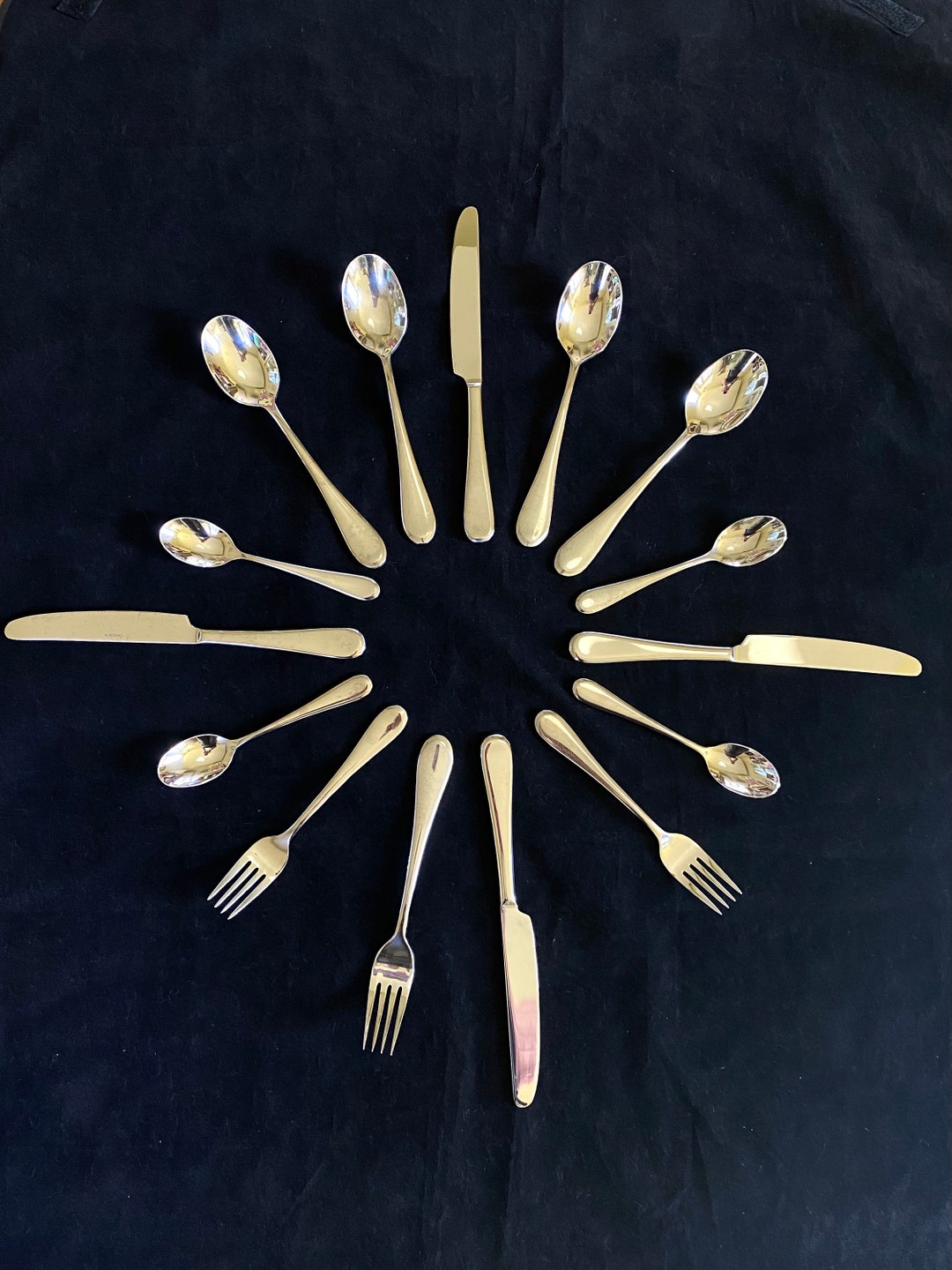 Oneida Icarus Assorted Pieces - Assorted Flatware Oneida Vietnam Knives ...