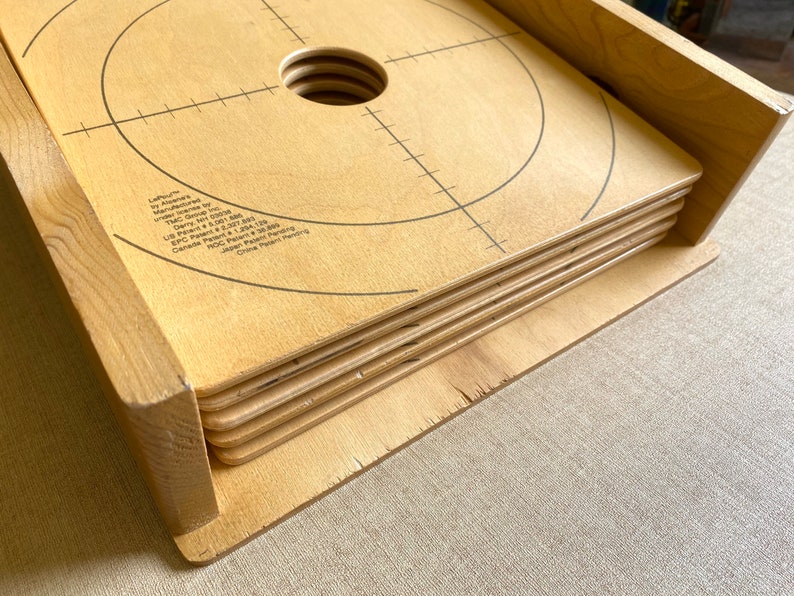 Le Pouf by Aleene - Pom Pom Maker , Toille Party Favor - Vintage Wood ...