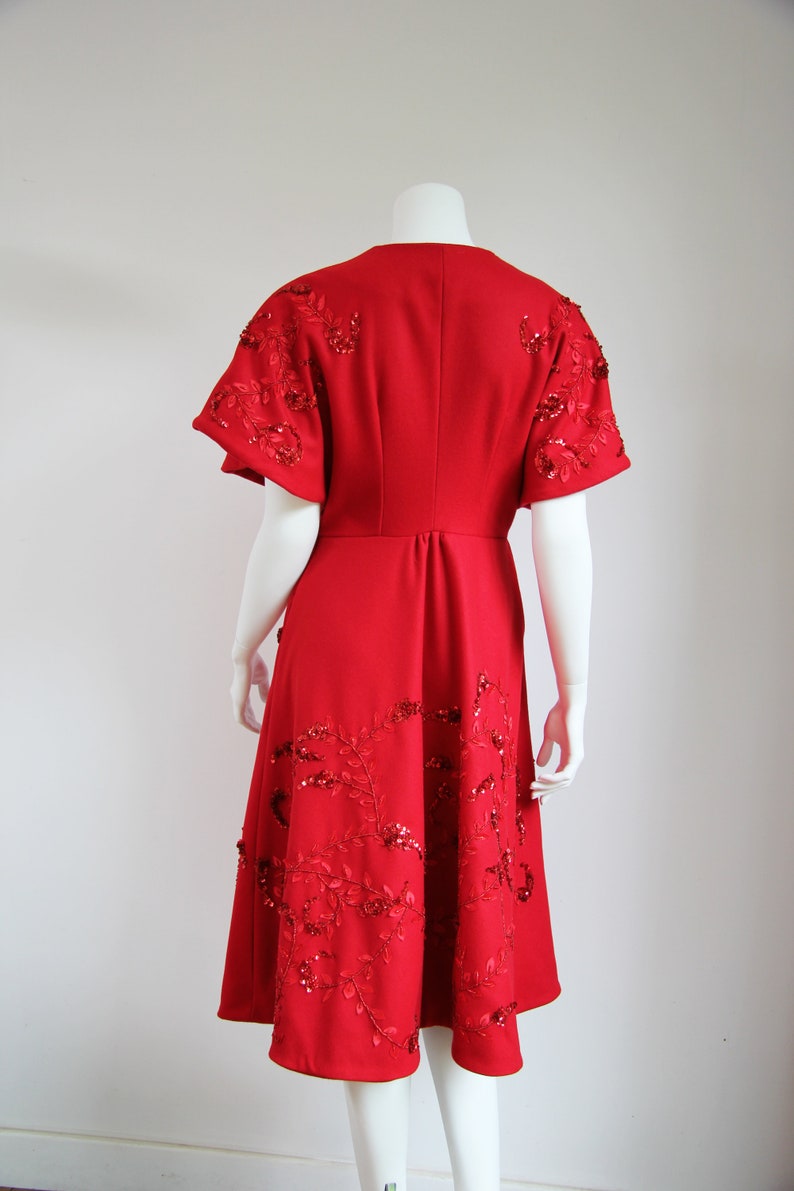 PRET A ENVOYER Manteau rouge femme brodé à la main vetement | Etsy