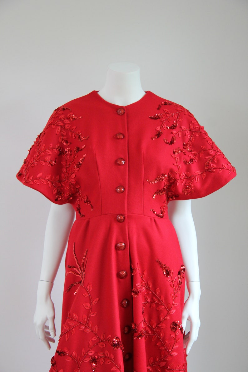 PRET A ENVOYER Manteau rouge femme brodé à la main vetement | Etsy