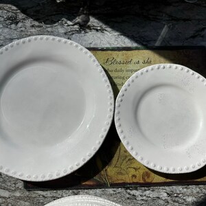 Maison Versailles Blanc Brigette Pattern. Embossed Bead Edge Dinner and ...
