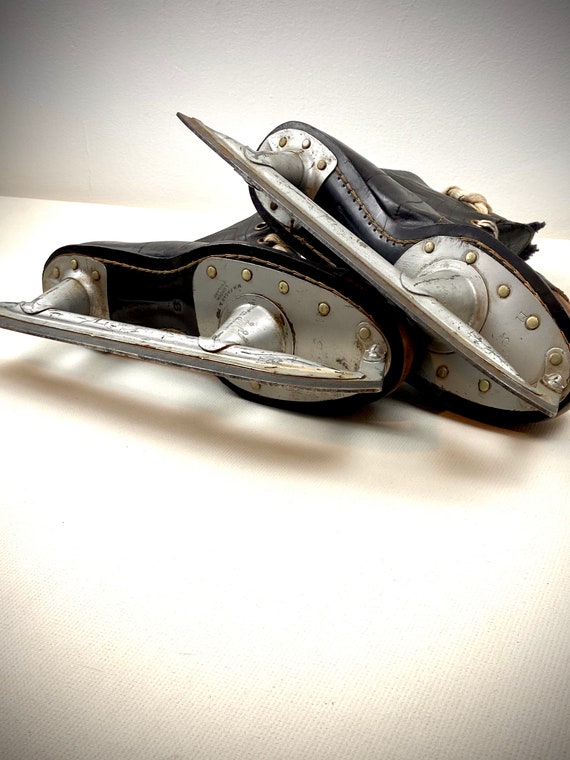 1960s Vintage CCM Ice Hockey Skates Size 8 Leather - Gem