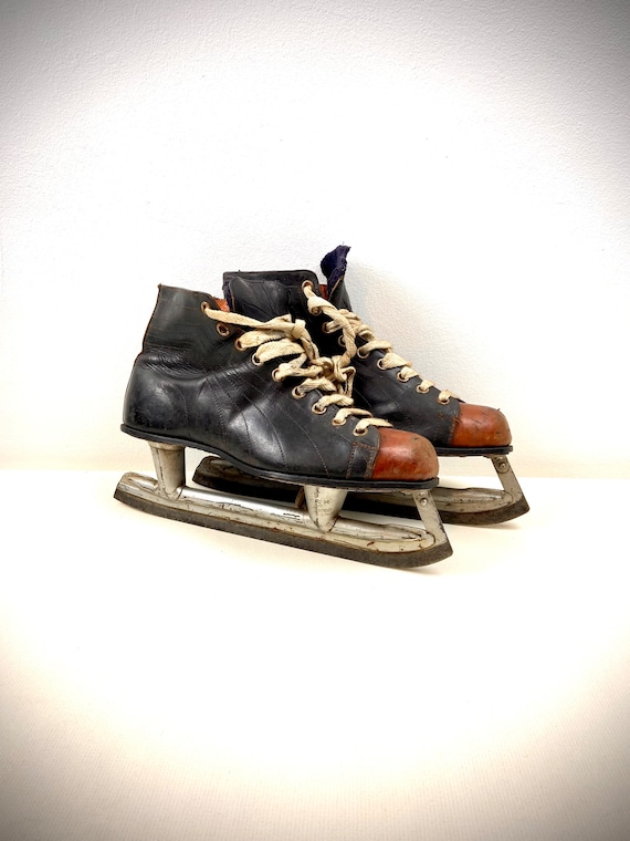 1960s Vintage CCM Ice Hockey Skates Size 8 Leather - Gem
