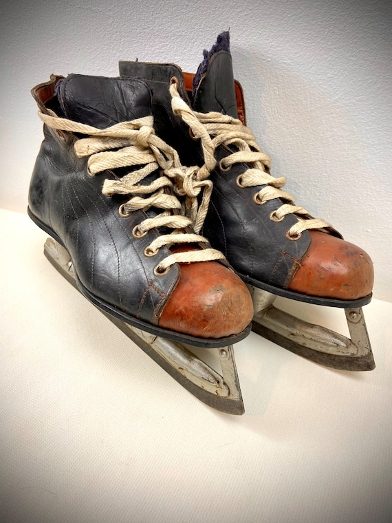 1960s Vintage CCM Ice Hockey Skates Size 8 Leather - Gem