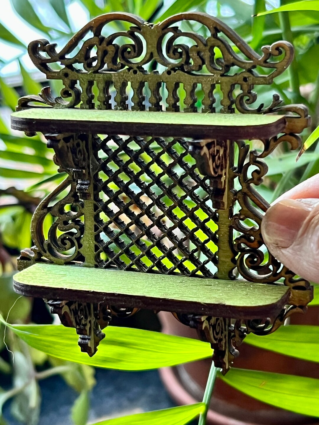 Dollhouse Miniature Wooden Decorative Lattice Shelf. Colors May Vary ...