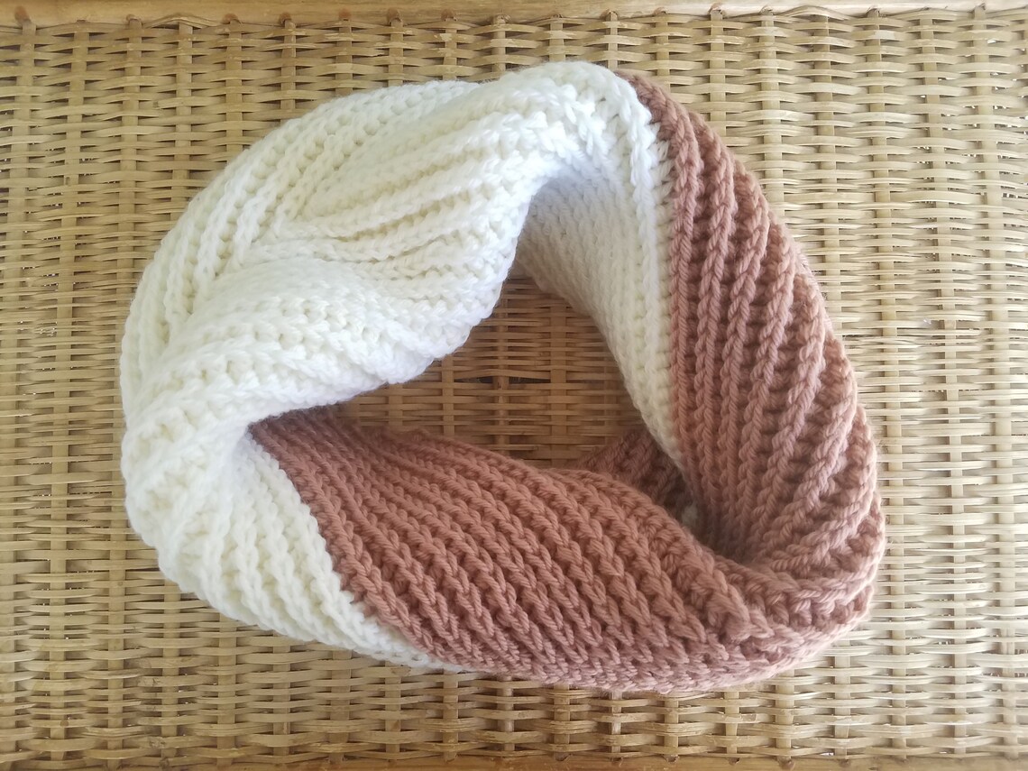 CROCHET PATTERN Arrow Cowl | Etsy