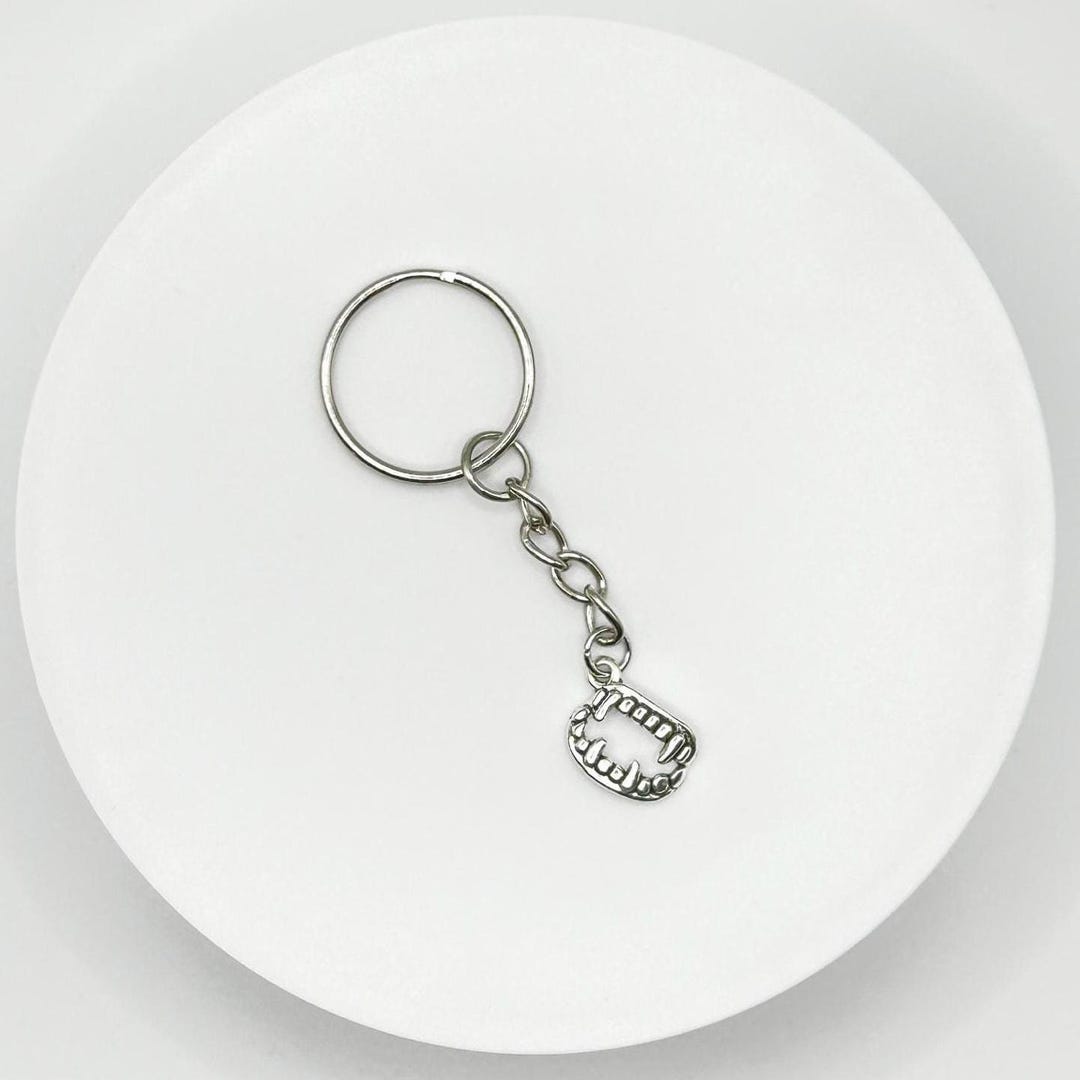 Metal Vampire Fangs Goth Keychain Gothic Keychains Horror Trick or ...