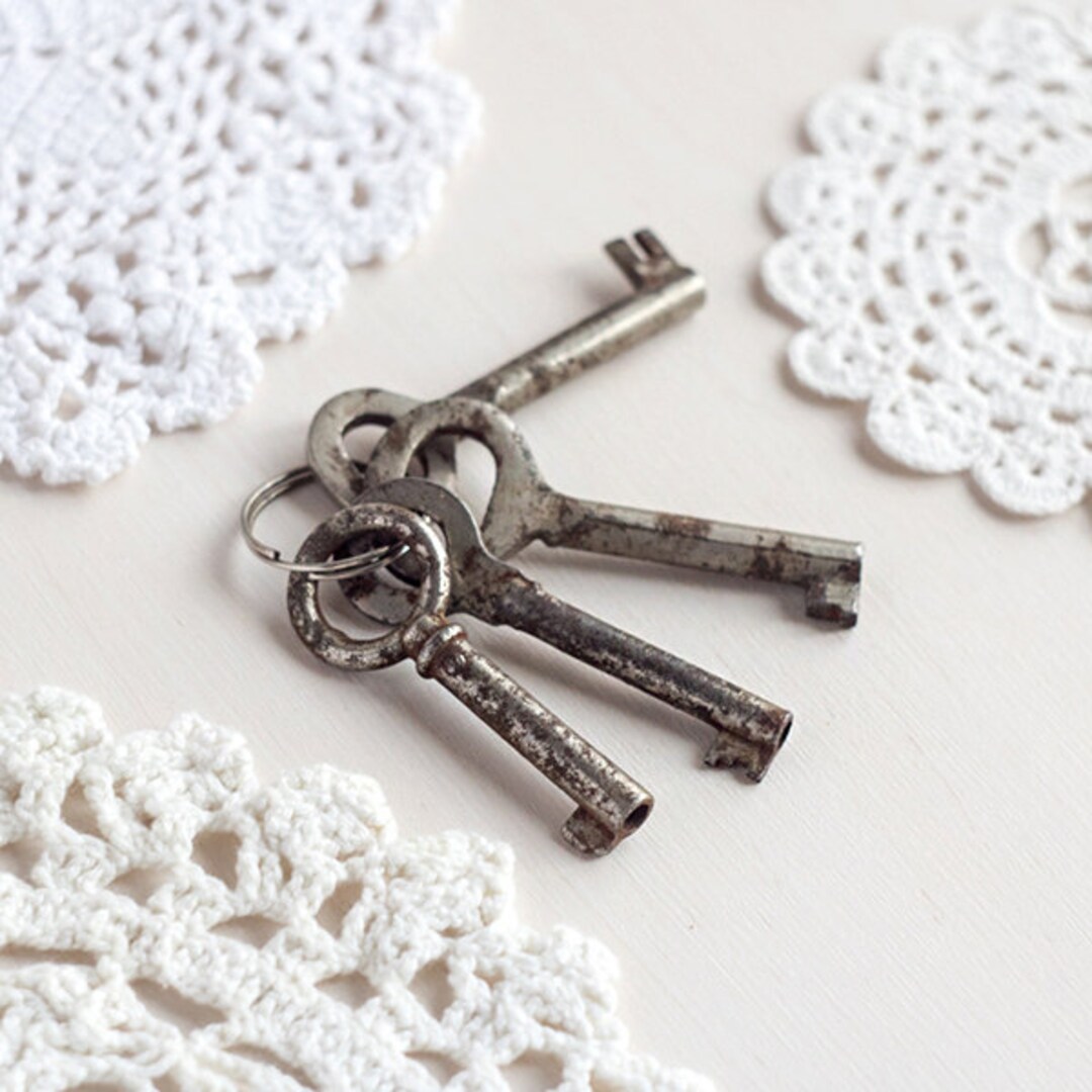 Skeleton Keys, Old Rusty, Set of Four, Curtain Tieback, Gift Tags ...