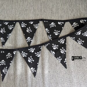 Skulls and Cross Bones Bunting, Halloween Bunting, Pirate Theme Party ...