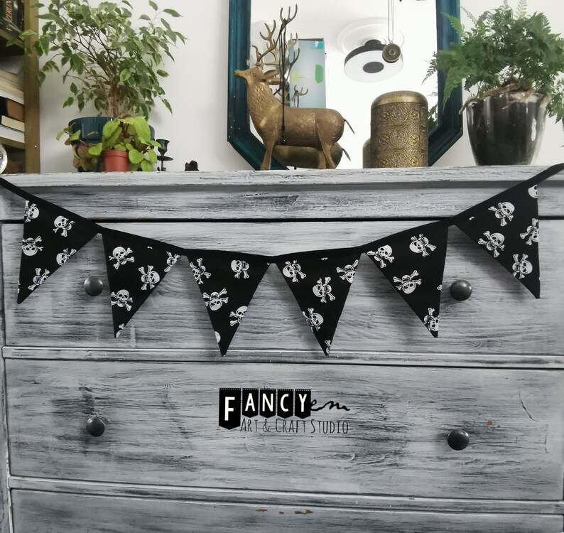Skulls and Cross Bones Bunting Halloween Bunting Pirate - Etsy