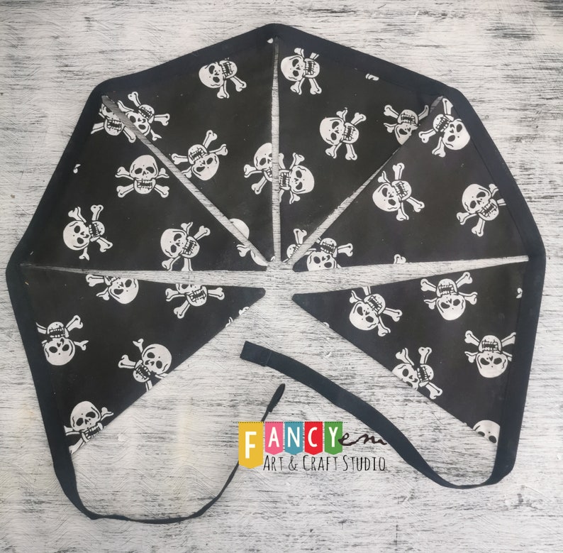 Skulls and Cross Bones Bunting Halloween Bunting Pirate - Etsy