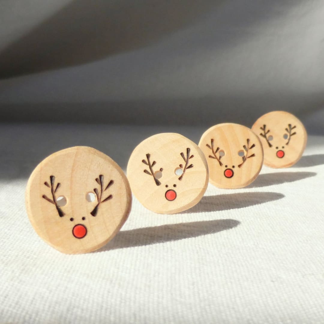 Handmade Reindeer Buttons, Pyrography Wood Button, DIY Christmas Ideas ...