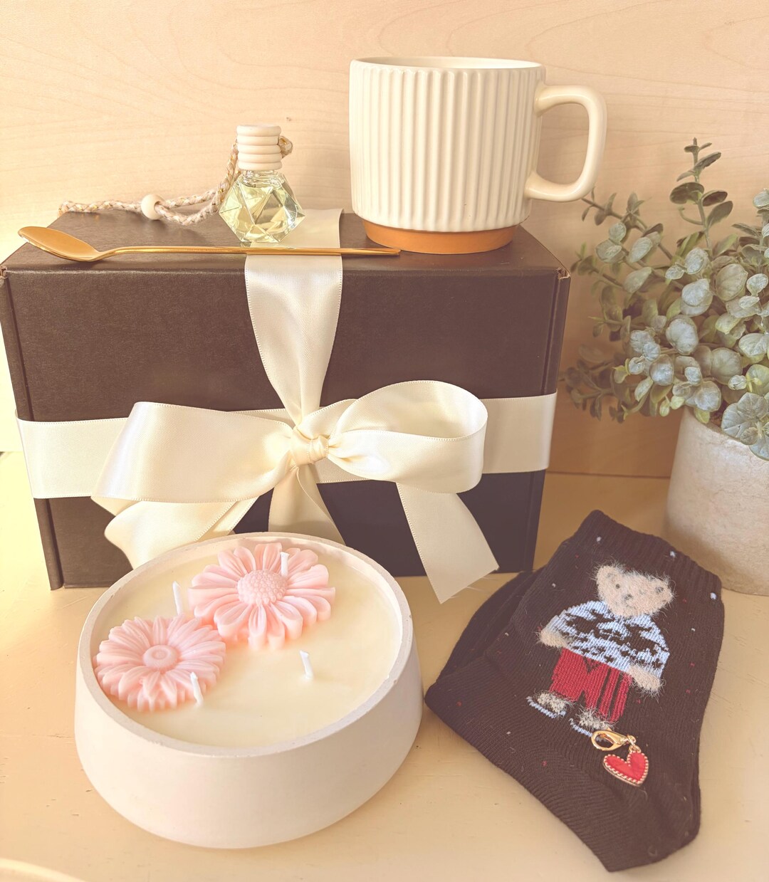 Curated Gift Box With Soy Candle in Honeysuckle Fragrance , Socks ,cup ...