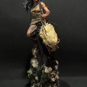 Predator Naru and Her PREY 3d Printed Custom Collectible Statue 1/6 - Etsy