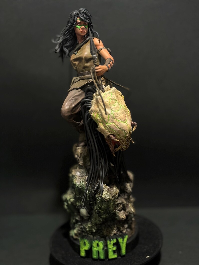 Predator Naru and Her PREY 3d Printed Custom Collectible Statue 1/6 - Etsy