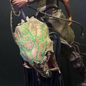 Predator Naru and Her PREY 3d Printed Custom Collectible Statue 1/6 - Etsy