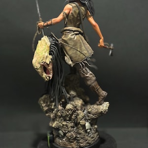 Predator Naru and Her PREY 3d Printed Custom Collectible Statue 1/6 - Etsy