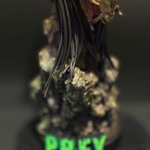 Predator Naru and Her PREY 3d Printed Custom Collectible Statue 1/6 - Etsy