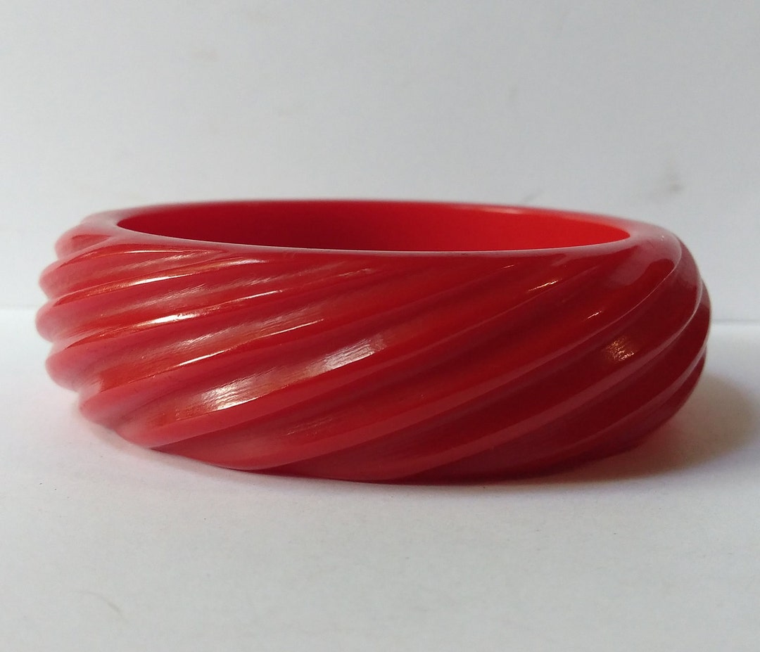 Chunky VINTAGE Art Deco Deep Carved Red BAKELITE Bangle BRACELET - Etsy