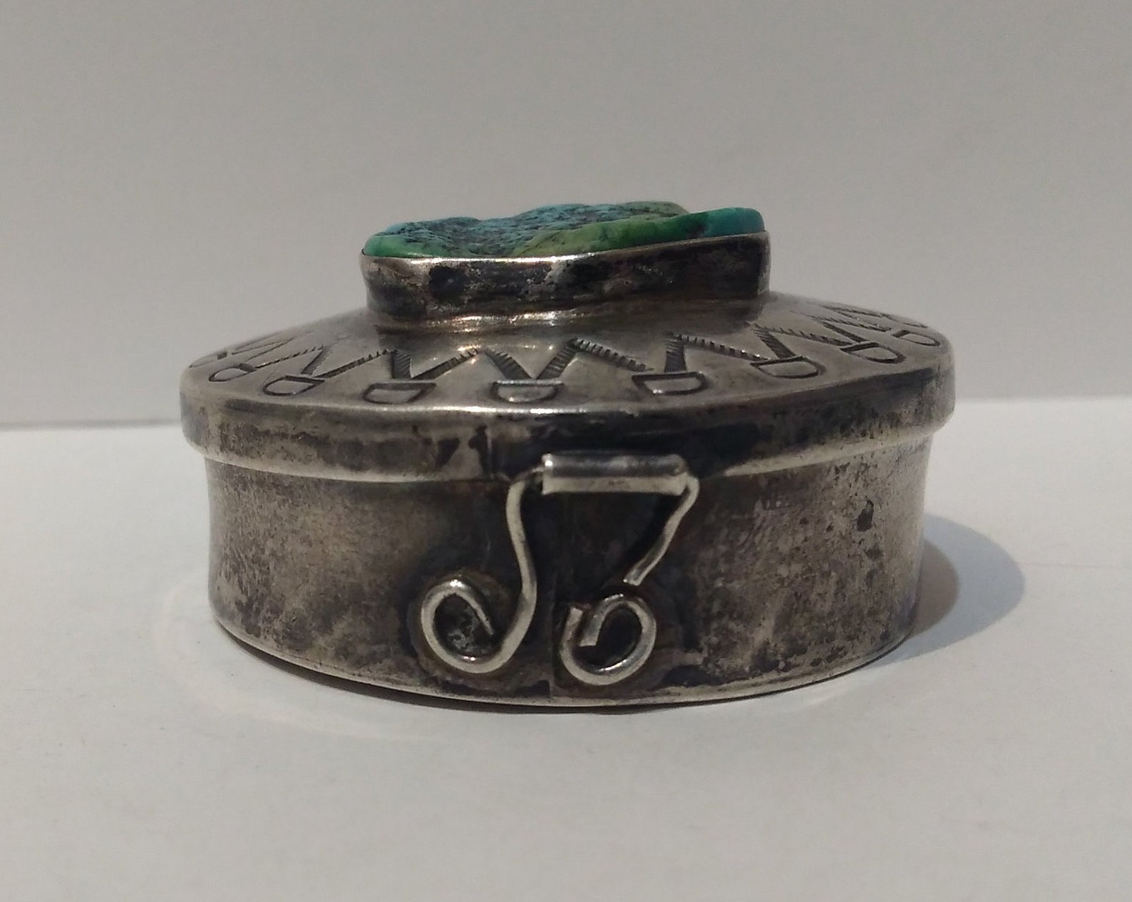 Large Vintage Navajo Indian Silver & TURQUOISE Round PILL BOX With ...