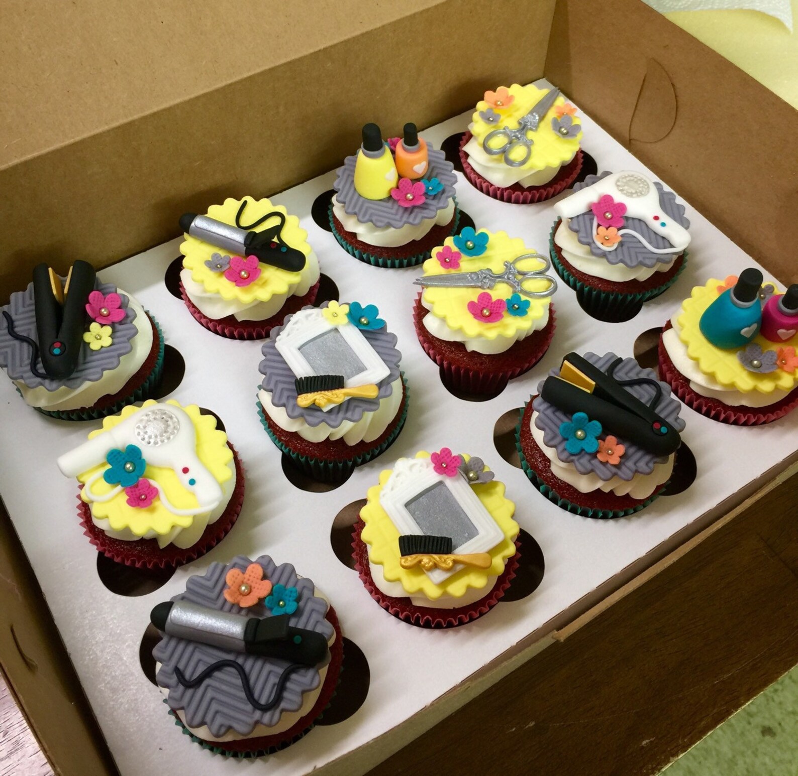 Fondant Hair Estilista Peluquería, Peluquería Cupcake Toppers, Secador ...