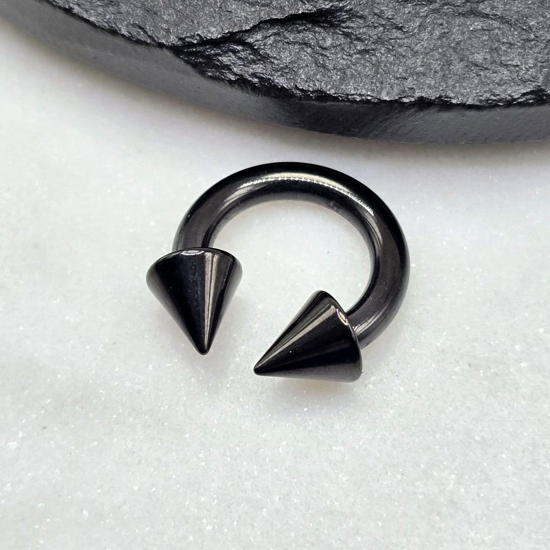 10g Black Horseshoe Spikes 316L Surgical Steel Internal Thread Hoop ...