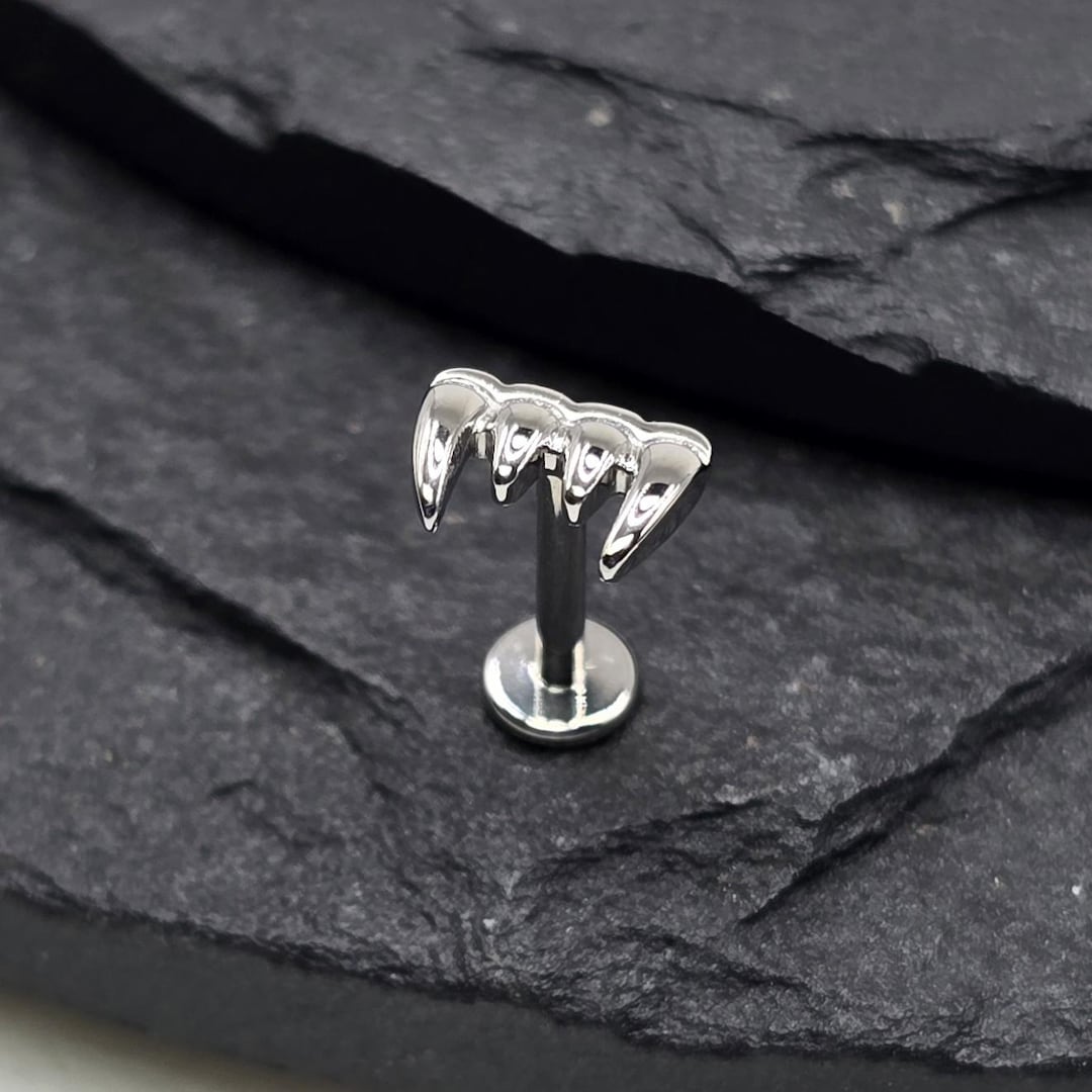 16g ASTM F136 Grade 23 Titanium Internal Thread Fangs Halloween Small ...