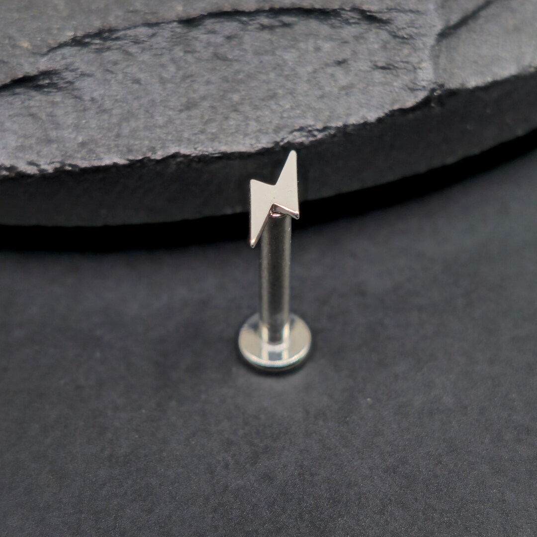 14k Gold Threadless Lightning Bolt With Titanium ASTM F136 Flat Labret ...