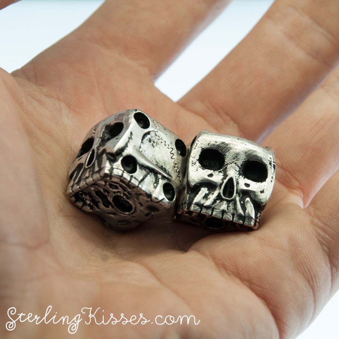 Metal Skull Dice in Sterling Silver - TTRPG Bone Die D&D Gamer RPG Role ...