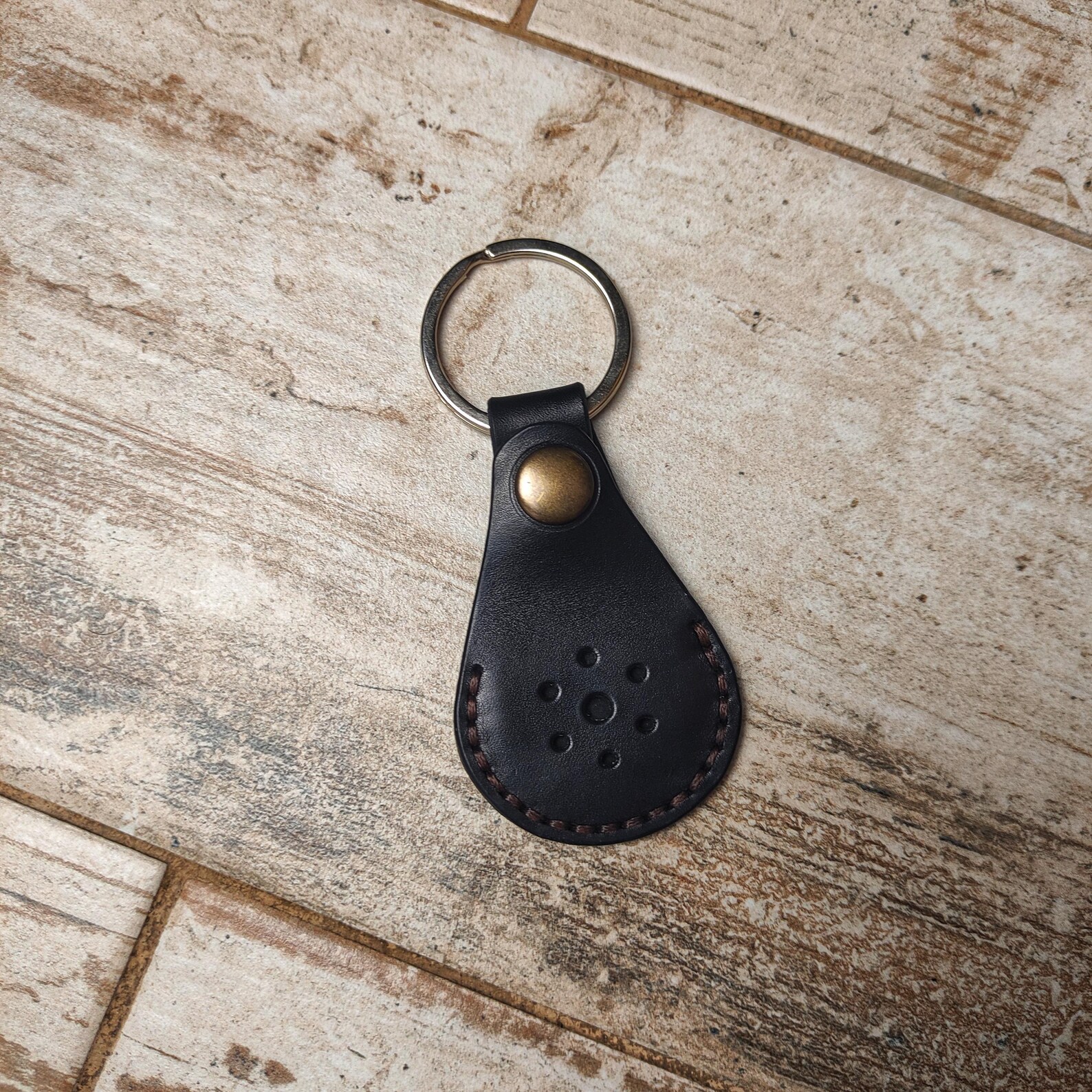 Leather Key Fob Pattern for Keycard Holder | DIY Intercom Keychain ...