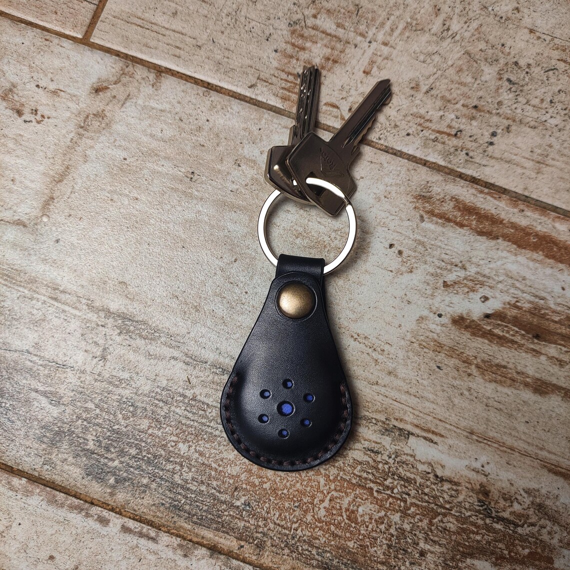Leather Key Fob Pattern for Keycard Holder | DIY Intercom Keychain ...