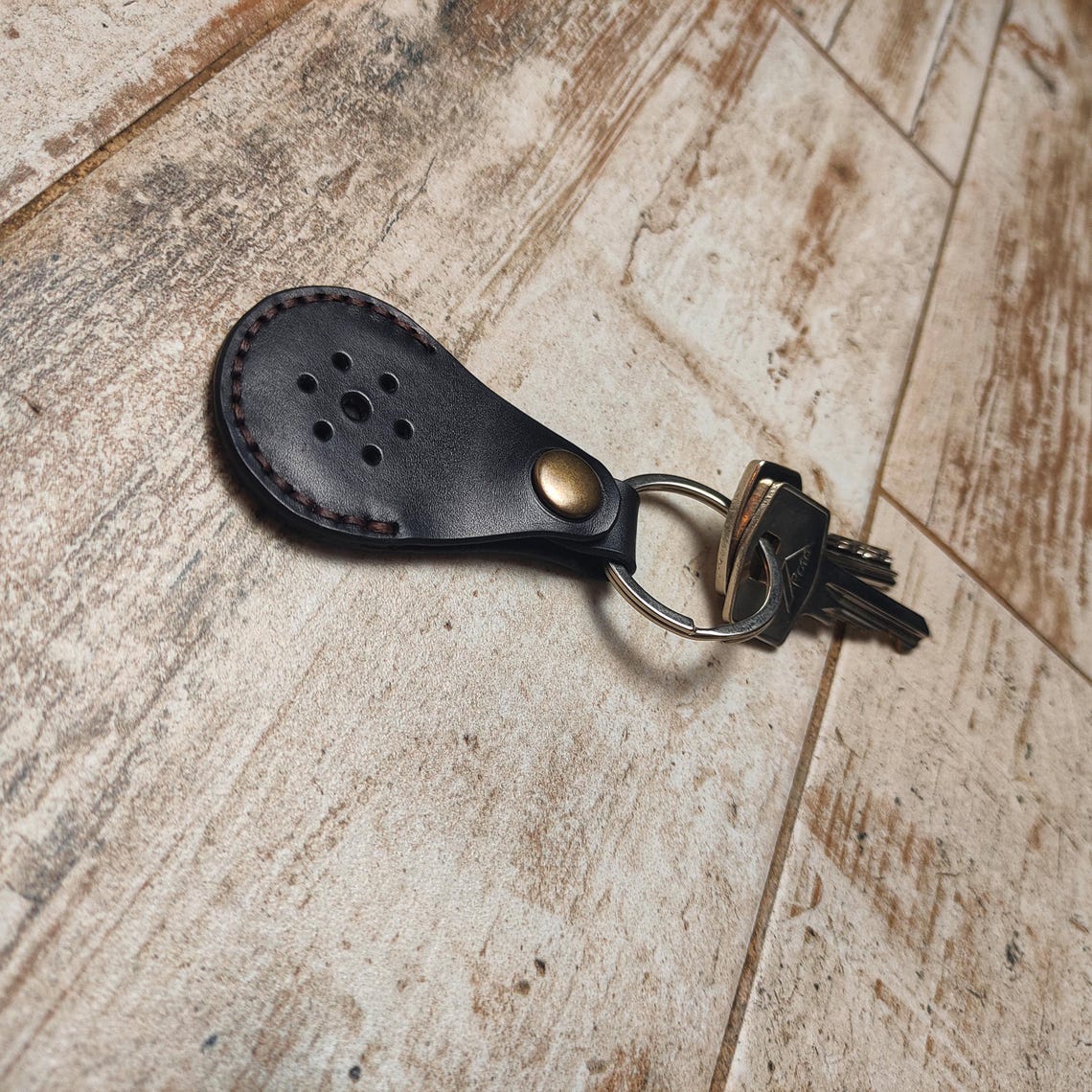 Leather Key Fob Pattern for Keycard Holder | DIY Intercom Keychain ...