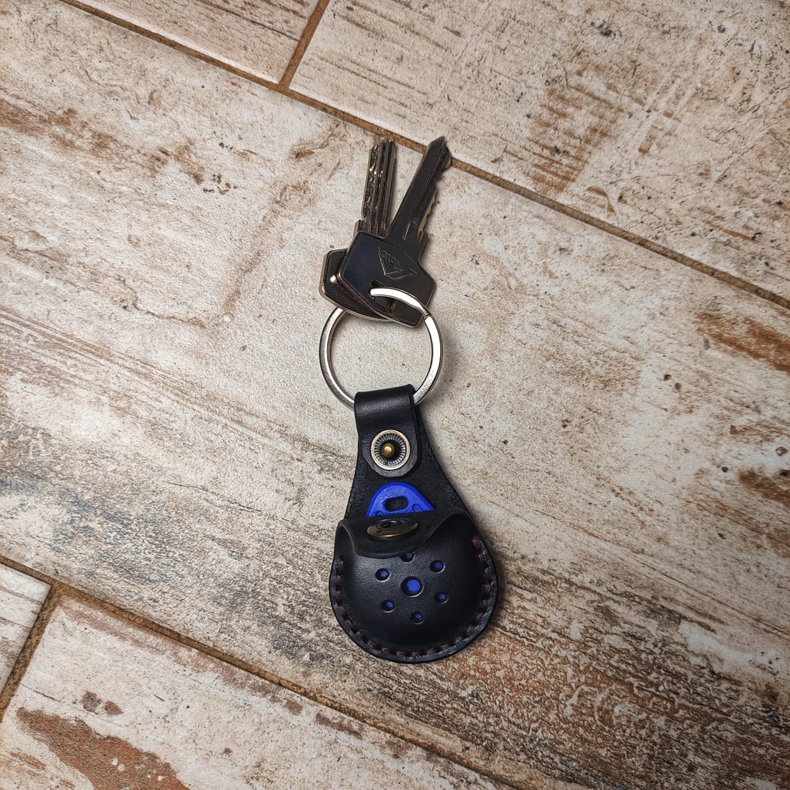 Leather Key Fob Pattern for Keycard Holder | DIY Intercom Keychain ...